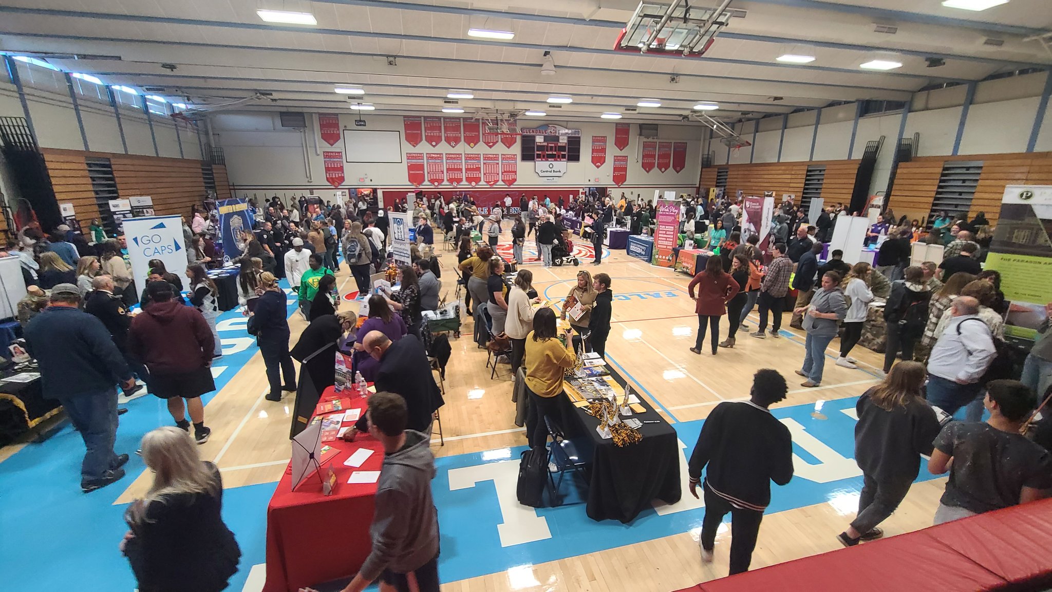 Sps College And Career Fair Hosts More Than 100 College Job Vendors For